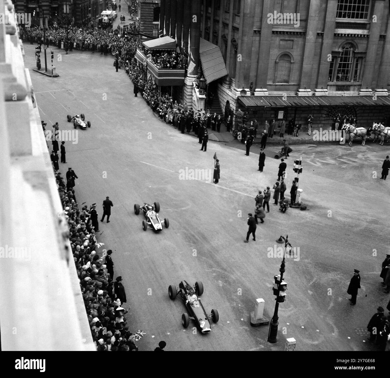 RACING DRIVERS GRAHAM HILL, JACK BRABHAM AND BRUCE MCLAREN AT LORDS ...