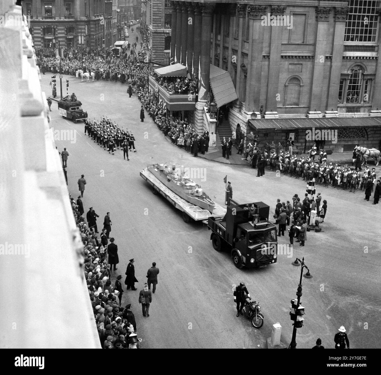 NAVY THEME IN LORD MAYOR'S SHOW IN LONDON ; 15 NOVEMBER 1964 Stock ...