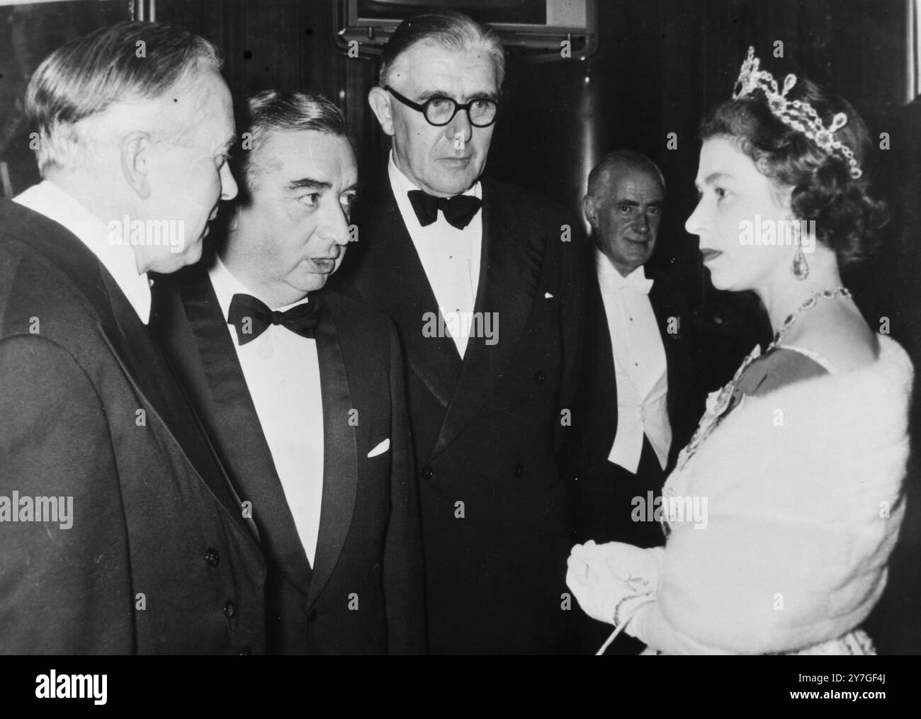 BRITISH PRIME MINISTER HAROLD WILSON WITH QUEEN ELIZABETH II IN LONDON ...
