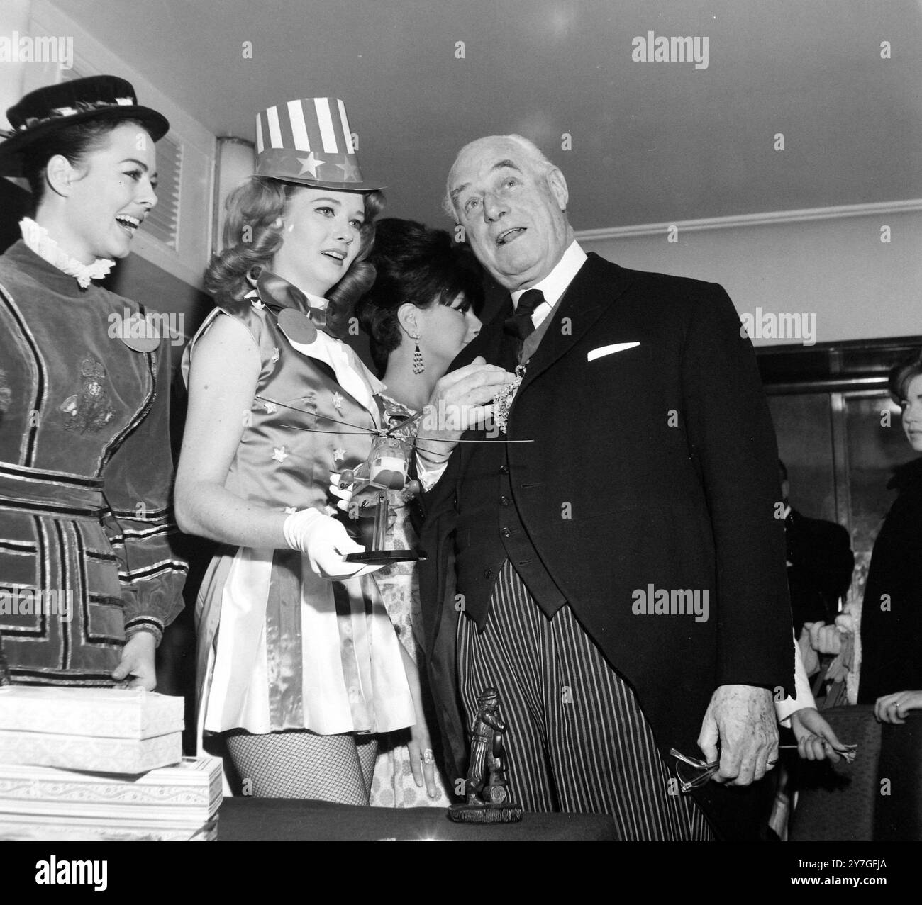 LORD MAYOR OF LONDON Sir JAMES HARMAN WITH MISS WORLD CONTESTANTS ...