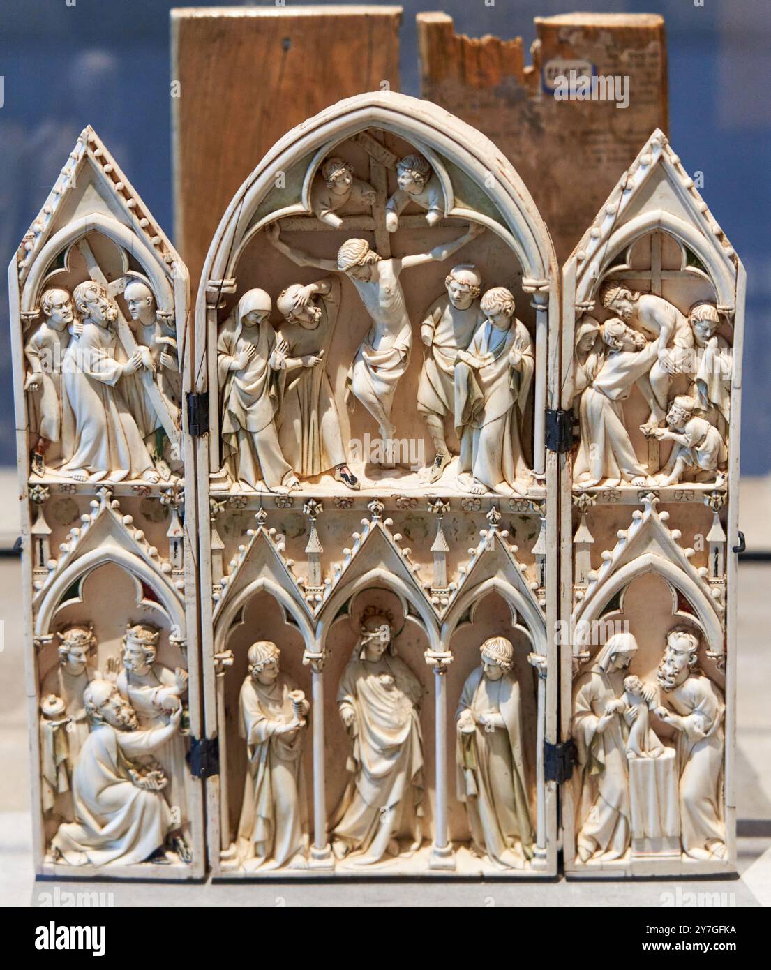 Triptych known as "The Saint-Sulpice-du-Tarn Triptych", The Adoration of the Magi, Standing ...