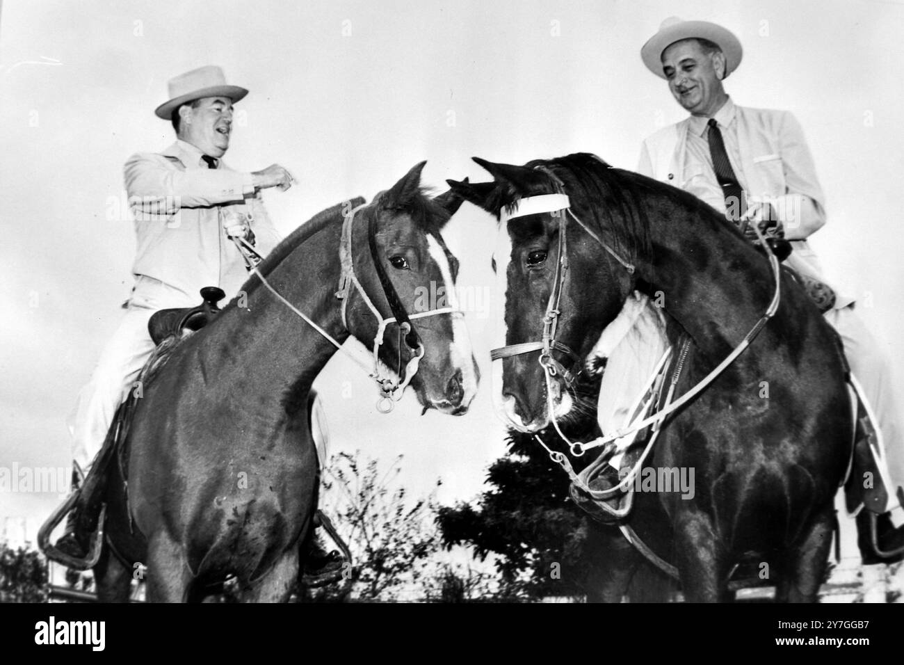 US AMERICAN PRESIDENT LYNDON B JOHNSON WITH HUBERT HUMPHREY H HORSE ...