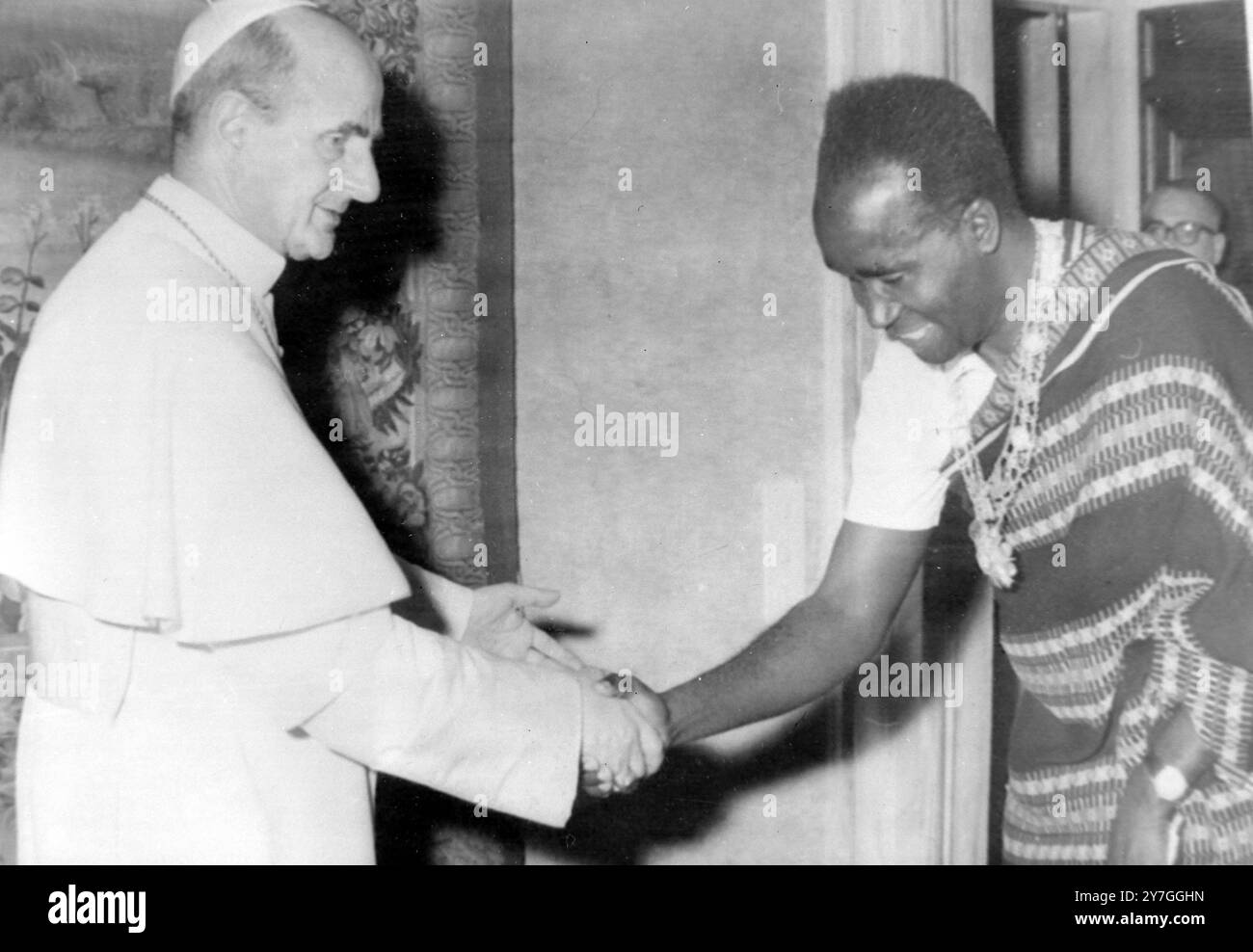 ZAMBIA PRESIDENT KENNETH KAUNDA WITH POPE PAUL VI IN VATICAN CITY / ; 7 ...