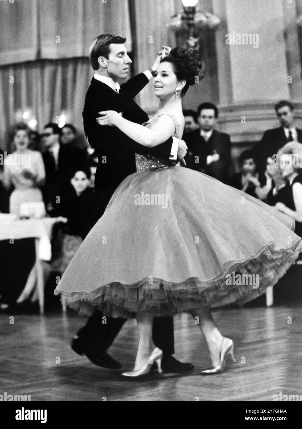 4 NOVEMBER 1964 British ballroom dancers, Byron Charlton and Pamela ...