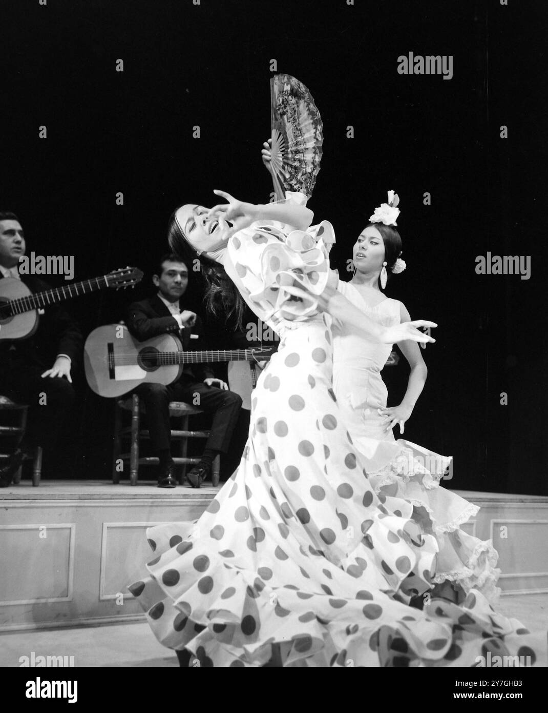 BOLITO VARGAS AND VARGAS MANUELA FLAMENCO SISTERS DANCE IN LONDON / ; 4 ...