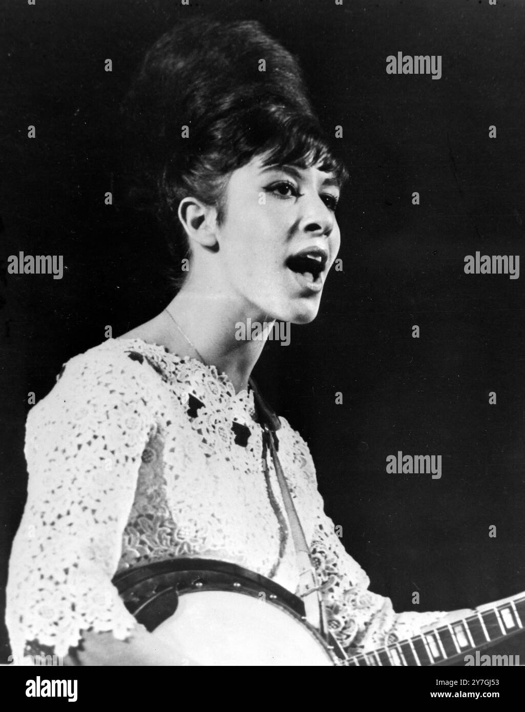 MUSIC SINGERS HELEN SHAPIRO CONCERT IN WARSAW ; 30 OCTOBER 1964 Stock ...