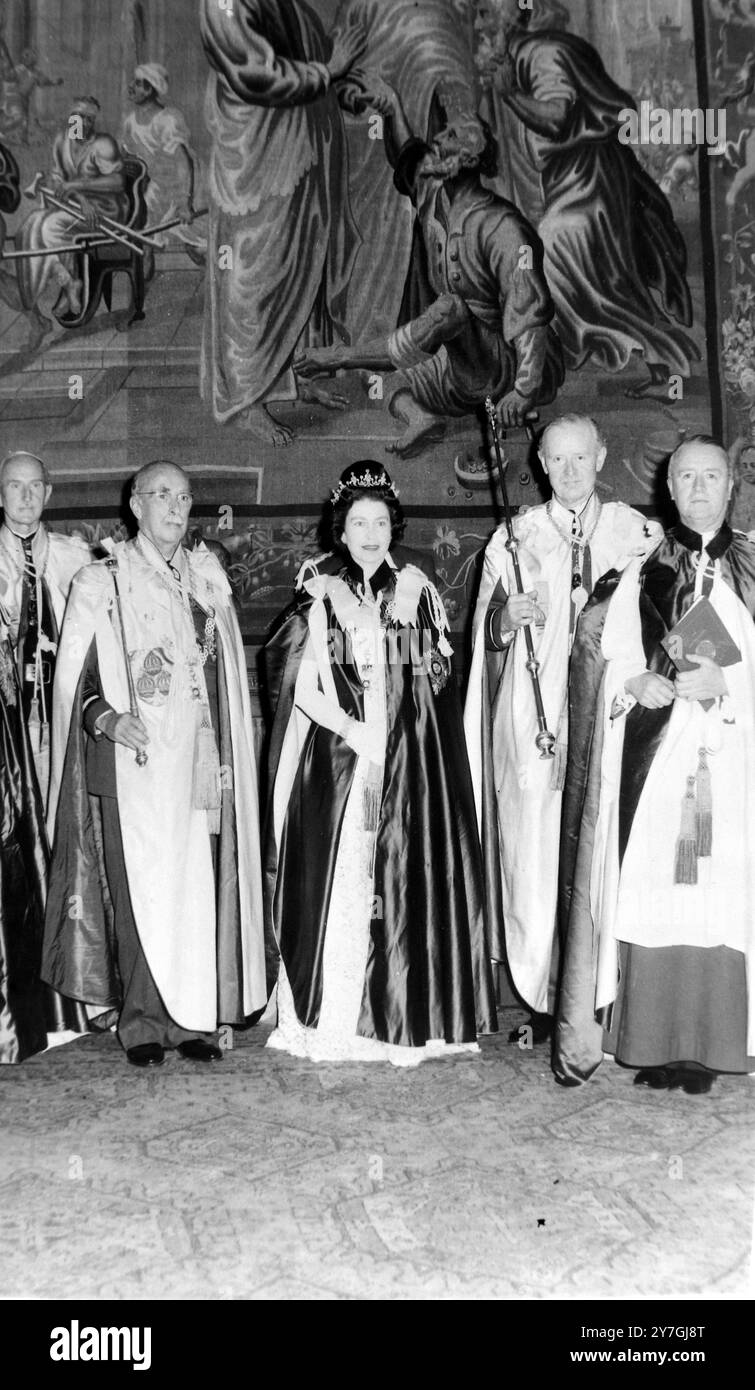 ERIC ABBOTT WITH QUEEN ELIZABETH II AT 900TH ANNIVERSARY OF THE ORDER ...