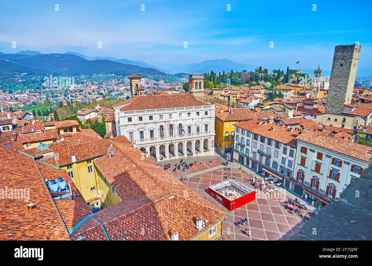 Palazzo Nuovo, Piazza Vecchia, stone Gombito Tower and red tile roofs ...