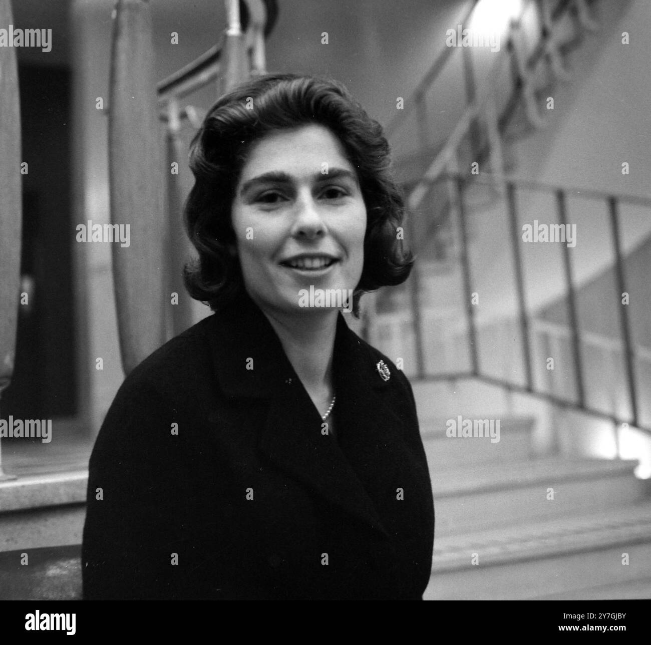 MISS VIRGINIA DEVLIN LORD DEVLINS DAUGHER IN LONDON ; 28 OCTOBER 1964 ...