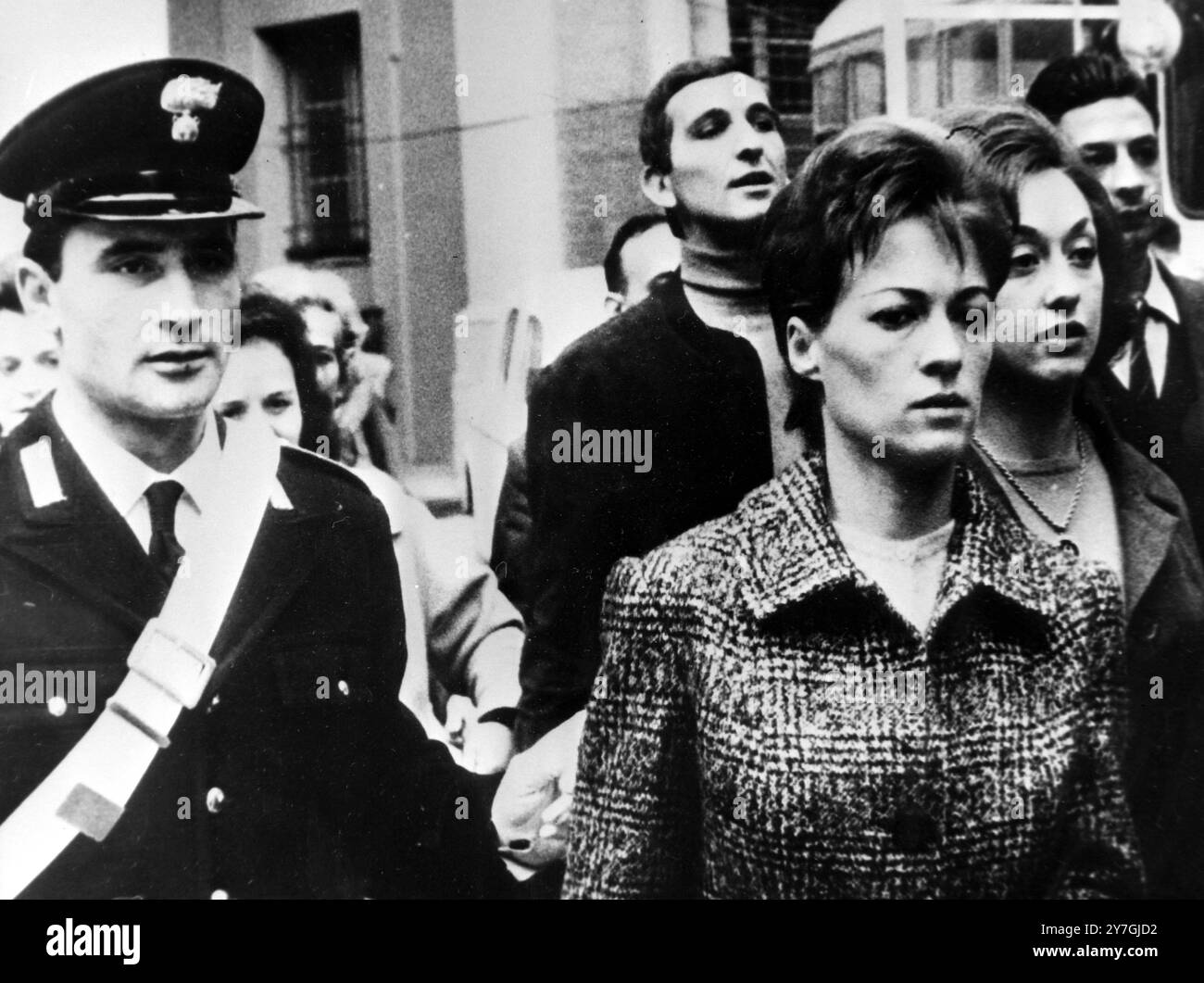 IRIS AZZALI I NIGRISOLI DOCTOR C GIRLFRIEND ARRIVE FOR TRIAL IN BOLOGNA ...