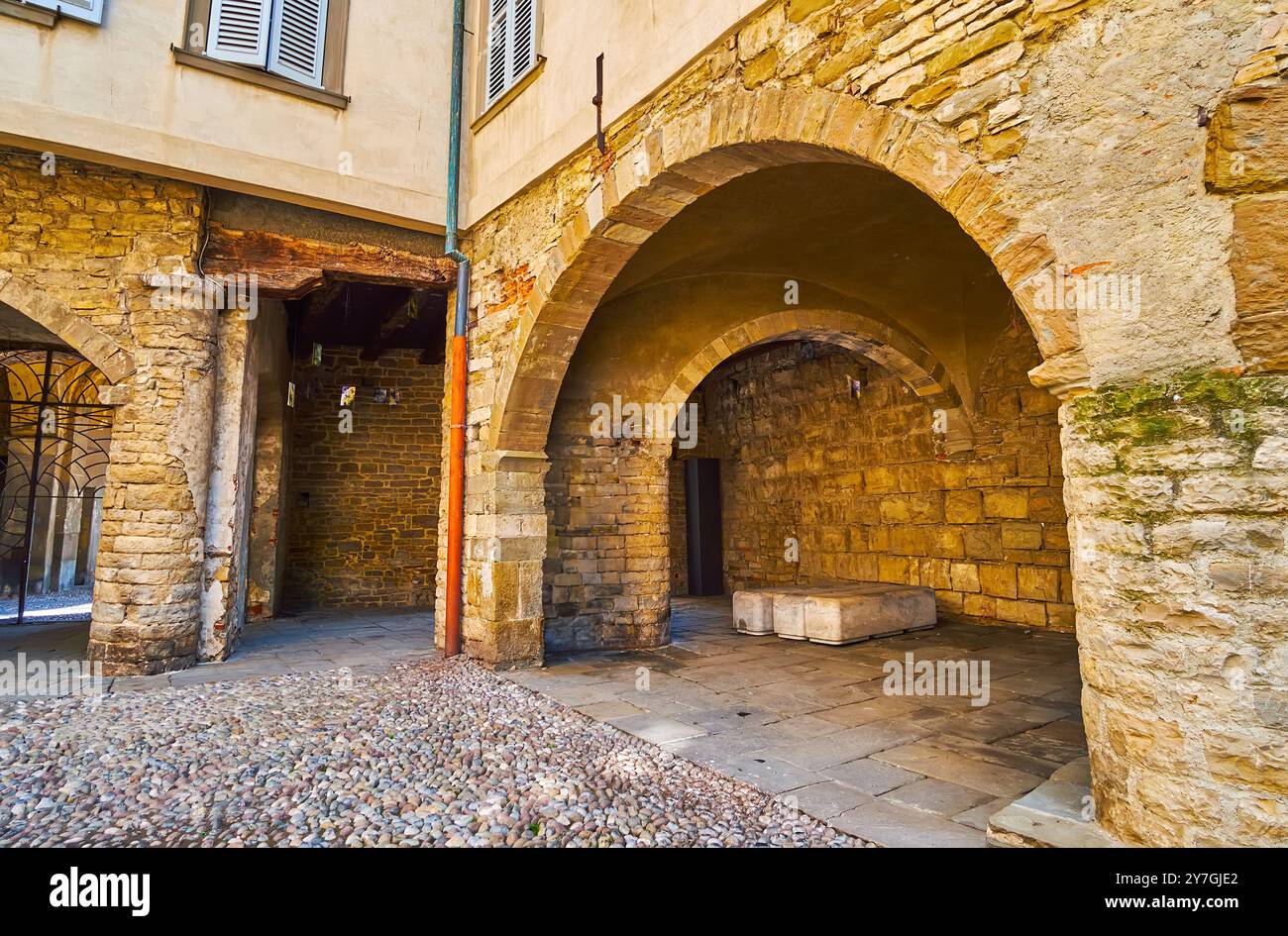 The portico of the medieval house, Passaggio Torre di Adalberto, Citta ...