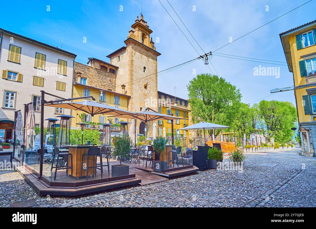 The outdoor dining in Piazza Lorenzo Mascheroni in front of the ...