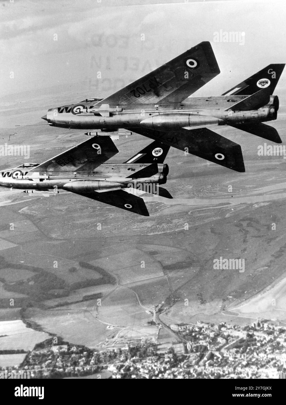 AVIATION LIGHTNING F MK 3 FIGHTER WITH 2 ROLLS ROYCE AVON TURBO ; 27 ...