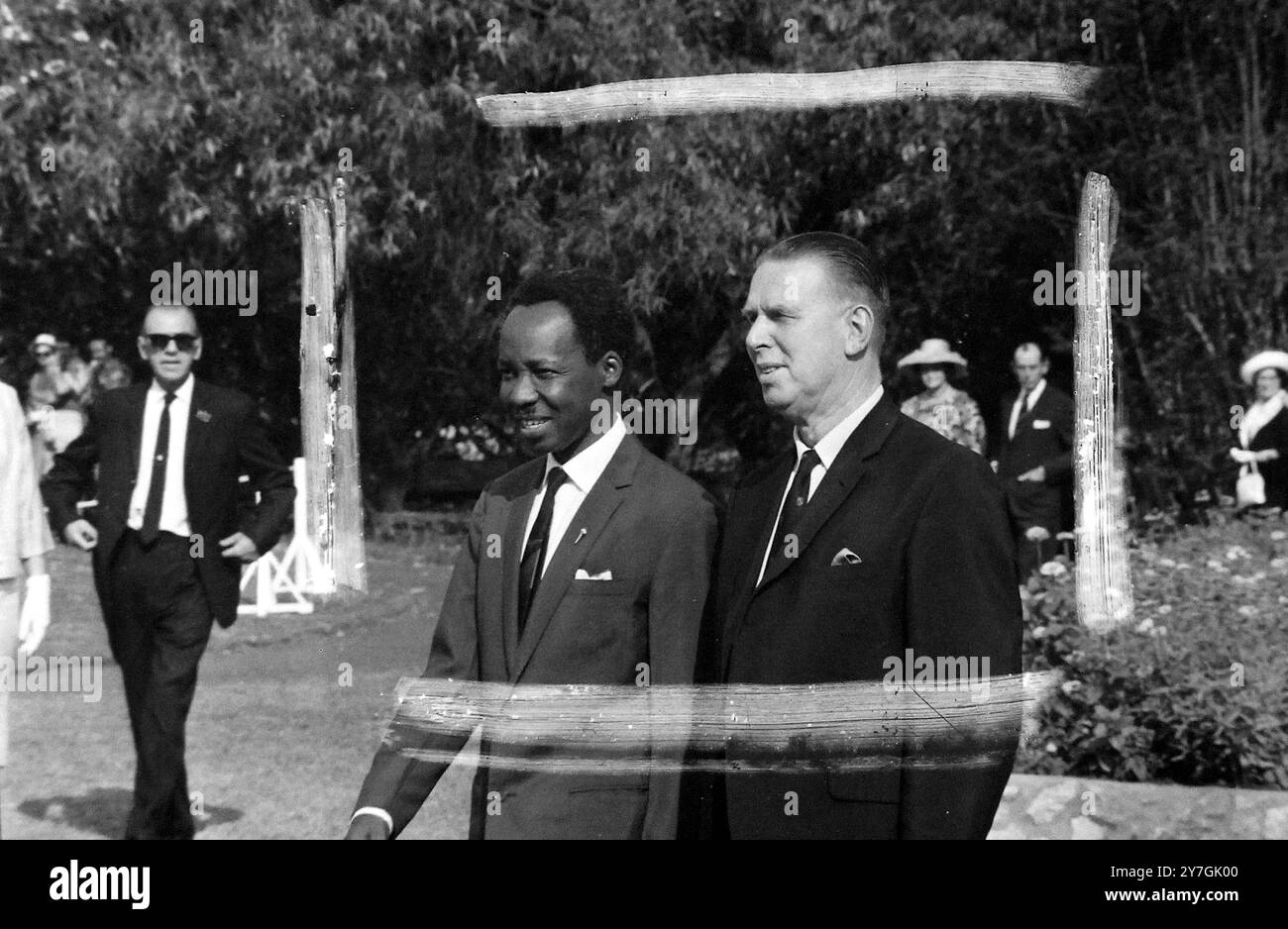 PRESIDENT JULIUS NYERERE & ARTHUR BOTTOMLEY AT INDEPENDENCE GARDEN ...