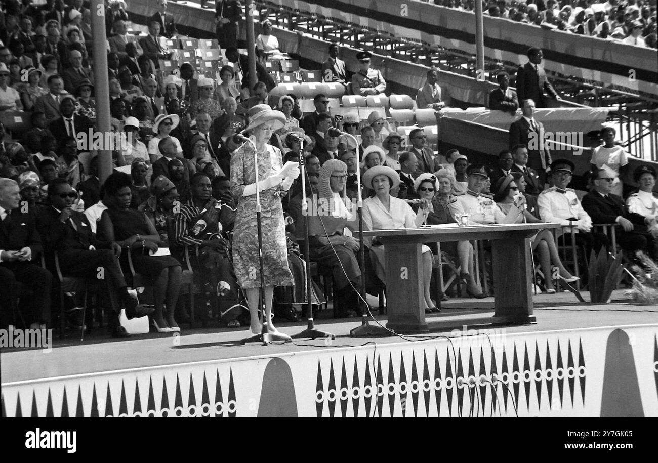 PRESIDENT KENNETH KAUNDA WITH PRINCESS ROYAL AT ZAMBIA INDEPENDENCE IN ...