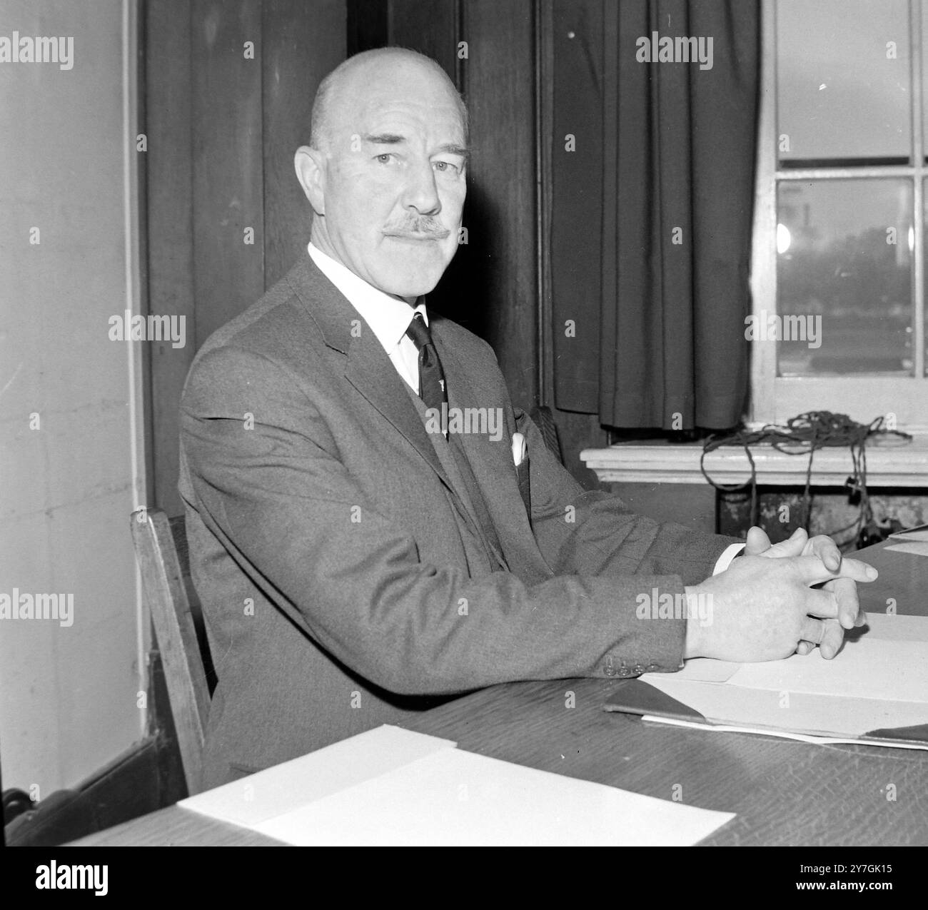 BERNARD COLLINS CHIEF EXECUTIVE NEW TOWNS COMMISSION IN LONDON / ; 26 ...