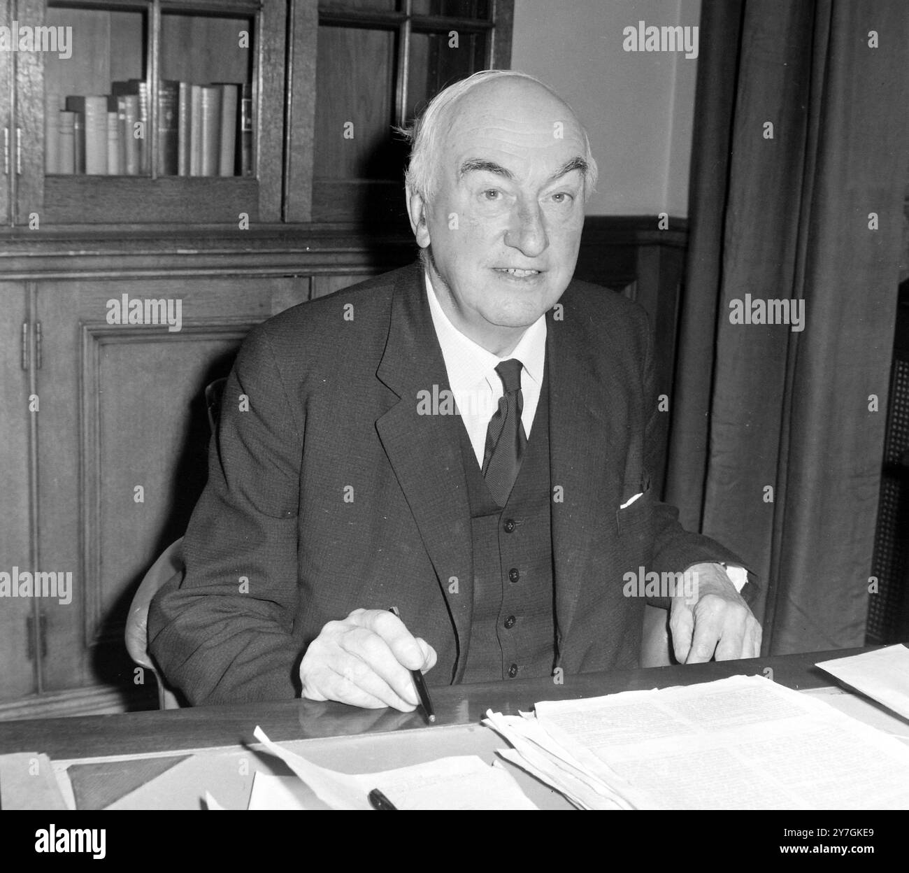 LORD MITCHISON LAND RESOURCE MINISTER ; 22 OCTOBER 1964 Stock Photo - Alamy