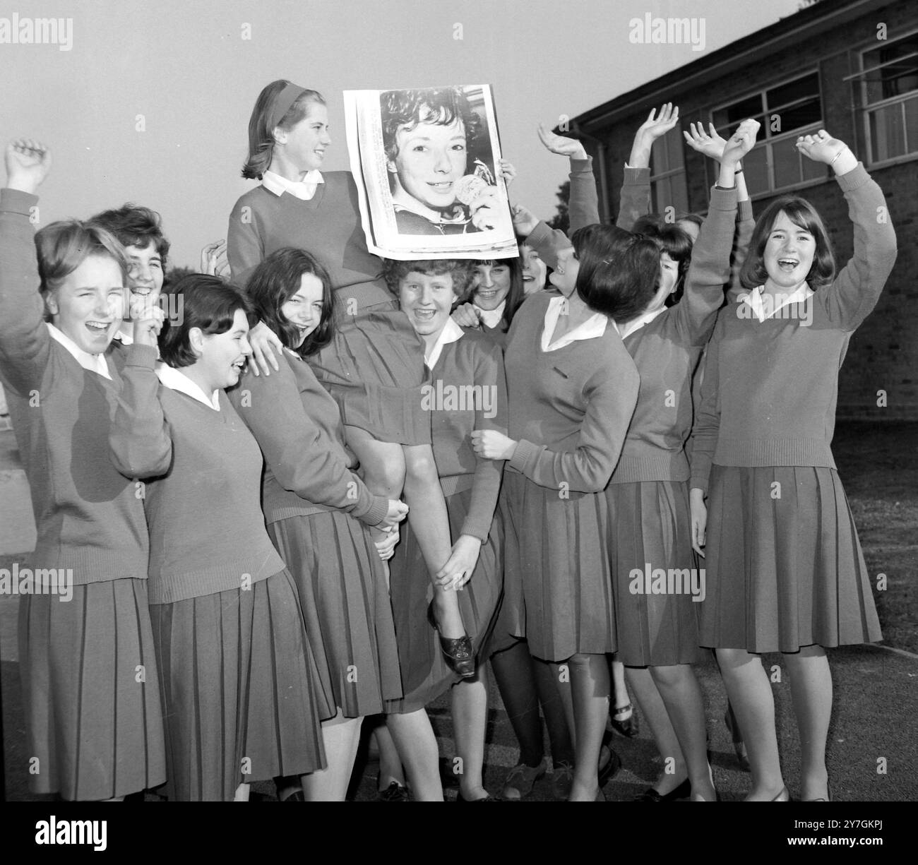 LINDA NELSON WITH PICTURE OF ANN PACKER WHO WINS GOLD AT OLYMPICS IN ...
