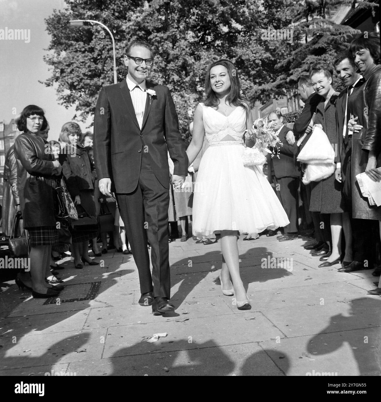 ALIZIA GUR AFTER WEDDING TO SCHULMAN SEYMORE IN LONDON / ; 10 OCTOBER ...