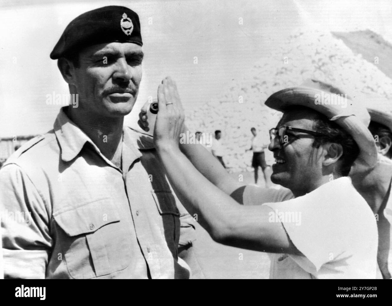 SIDNEY LUMET AND SEAN CONNERY FILMING GOLDFINGER JAMES BOND AGENT 007 ...