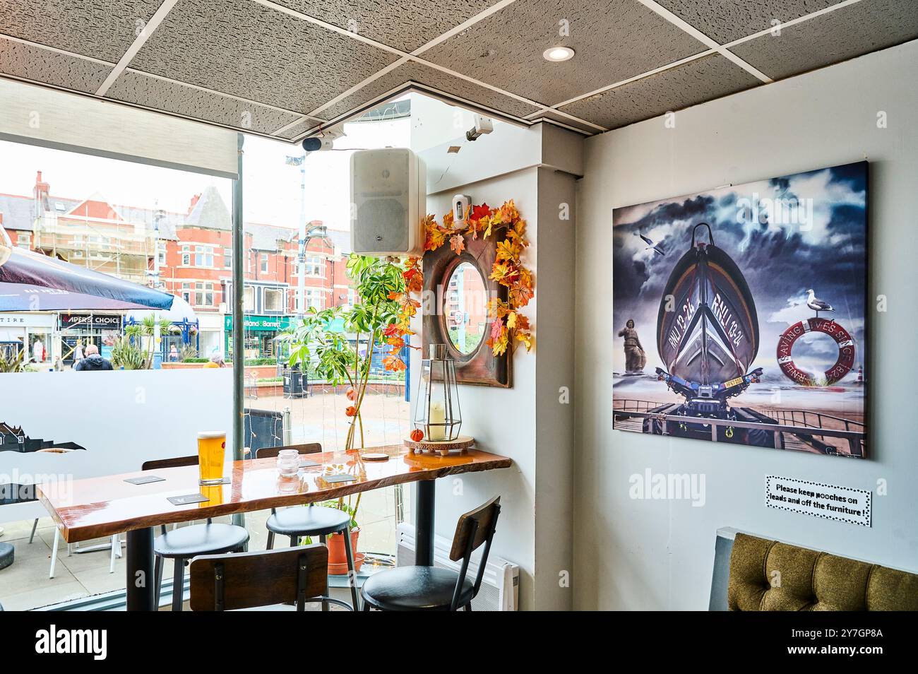 Inside of the Pier Inn micro pub in St Annes,UK Stock Photo - Alamy