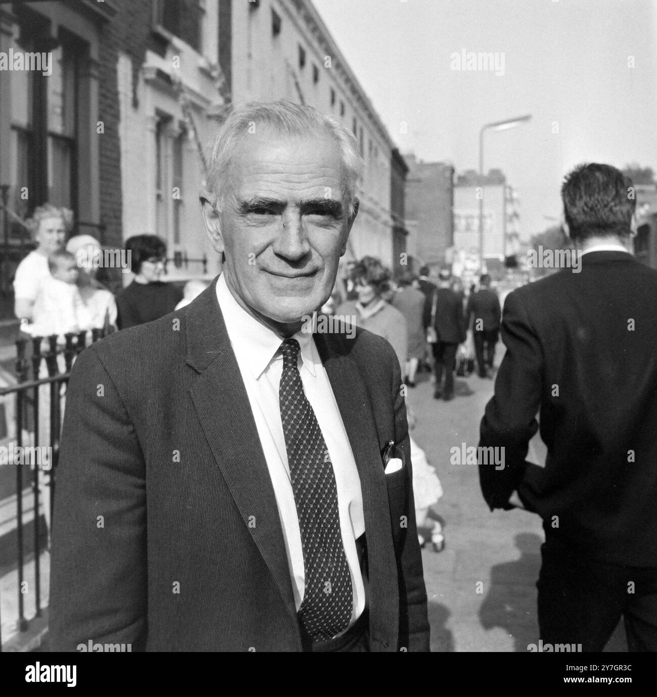 MICHAEL STEWART LABOUR CANDIDATE FOR FULHAM / ; 1 OCTOBER 1964 Stock ...