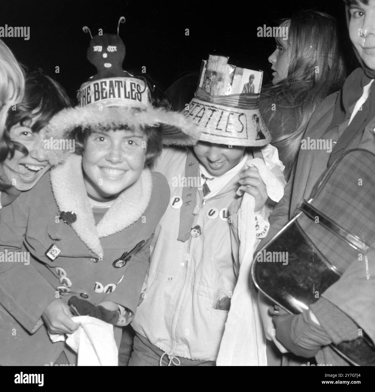 THE BEATLES FANS WAITING AT LONDON AIRPORT BEATLEMANIA / ; 22 SEPTEMBER ...