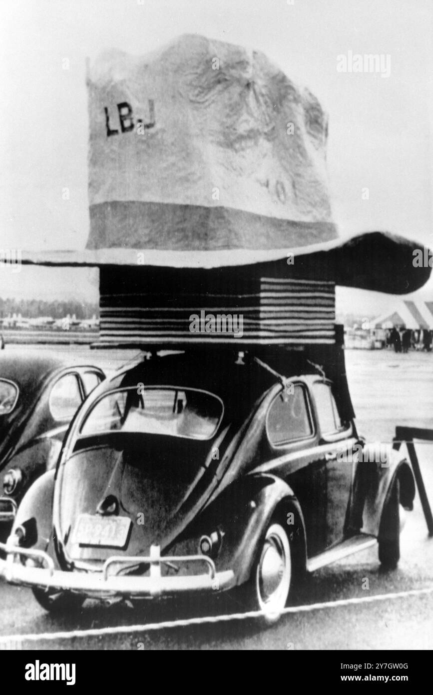 ELECTIONS GIANT TEN GALLON HAT IN PORTLAND ; 19 SEPTEMBER 1964 Stock ...