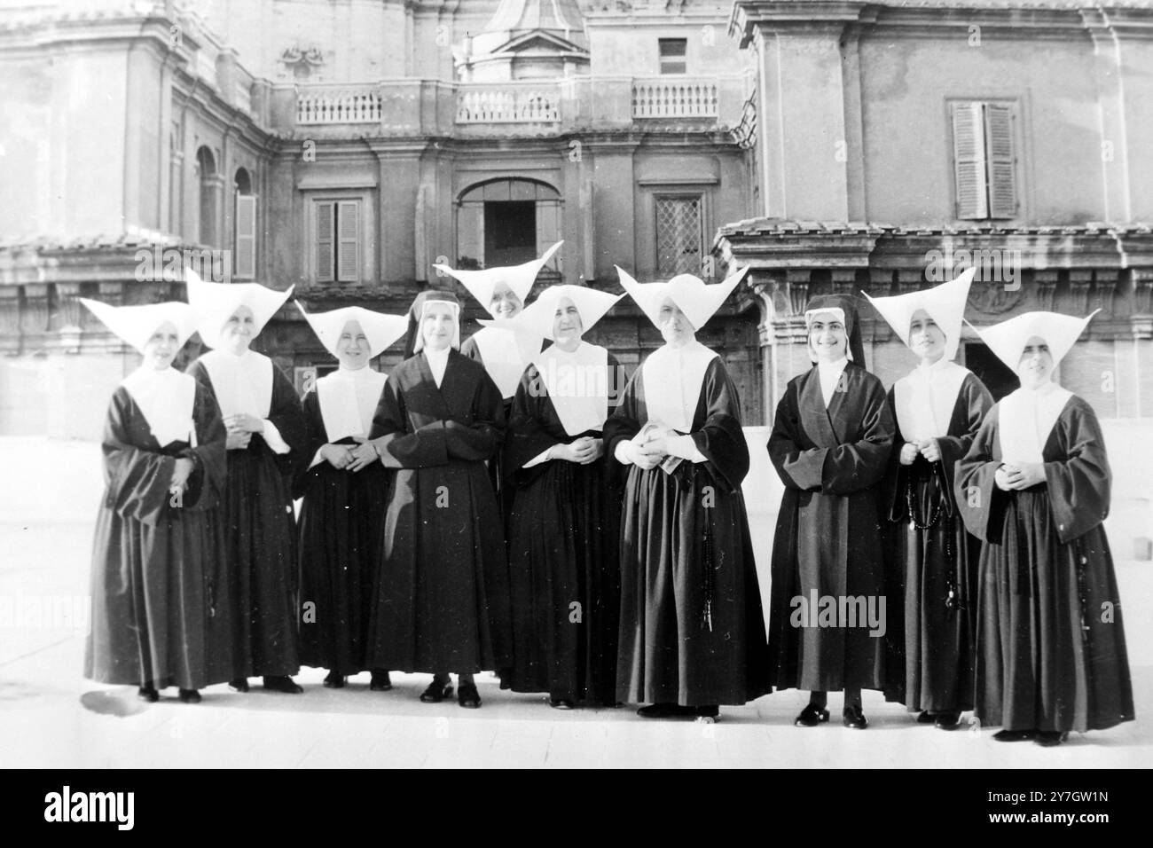 ORDER OF NUNS THE DAUGHTERS OF CHARITY OF ST VINCENT DE PAUL IN ROME ...
