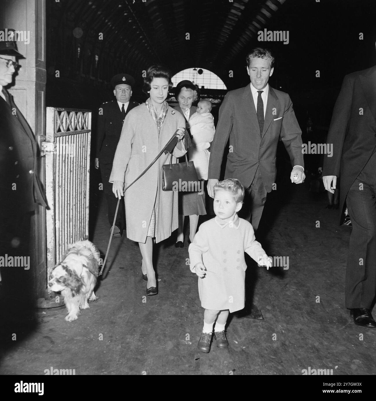 VISCOUNT LINLEY WITH FAMILY AT KINGS CROSS FOR HOLIDAY - PRINCESS ...