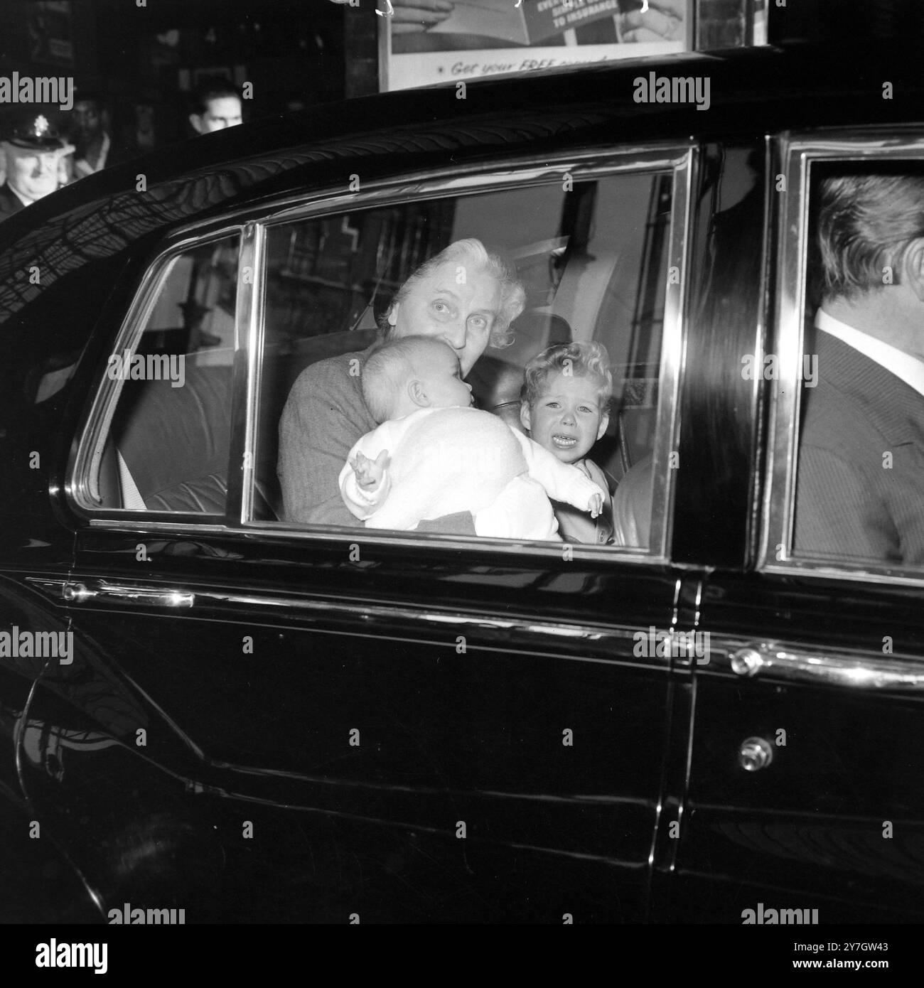 VISCOUNT LINLEY WITH FAMILY AT KINGS CROSS FOR HOLIDAY - PRINCESS ...
