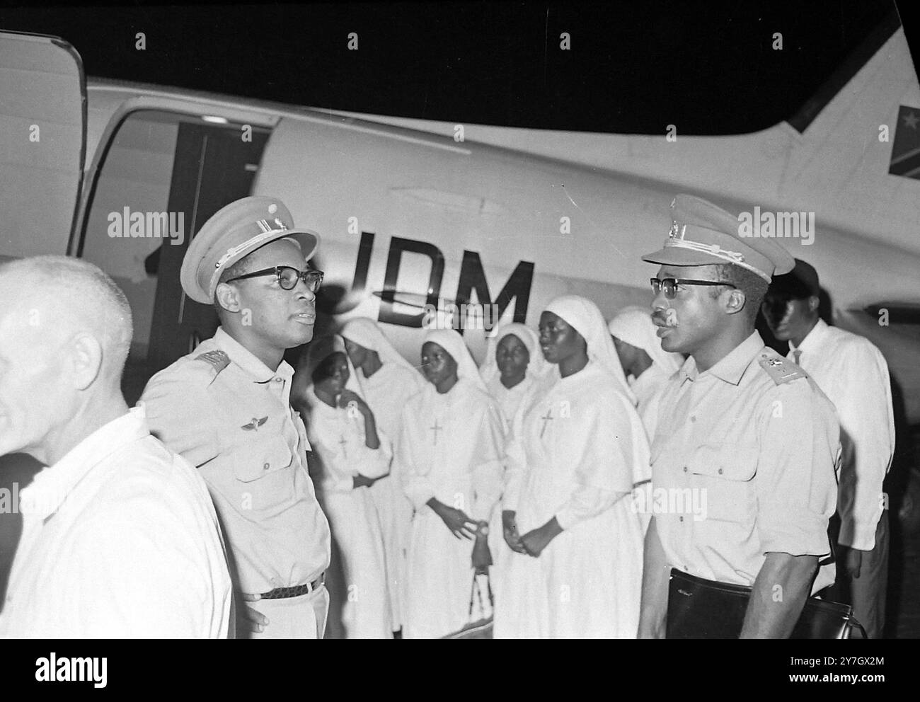GENERAL JOSEPH MOBUTU WITH AFRICAN NUNS IN LEOPOLDVILLE, CONGO / ; 14 ...