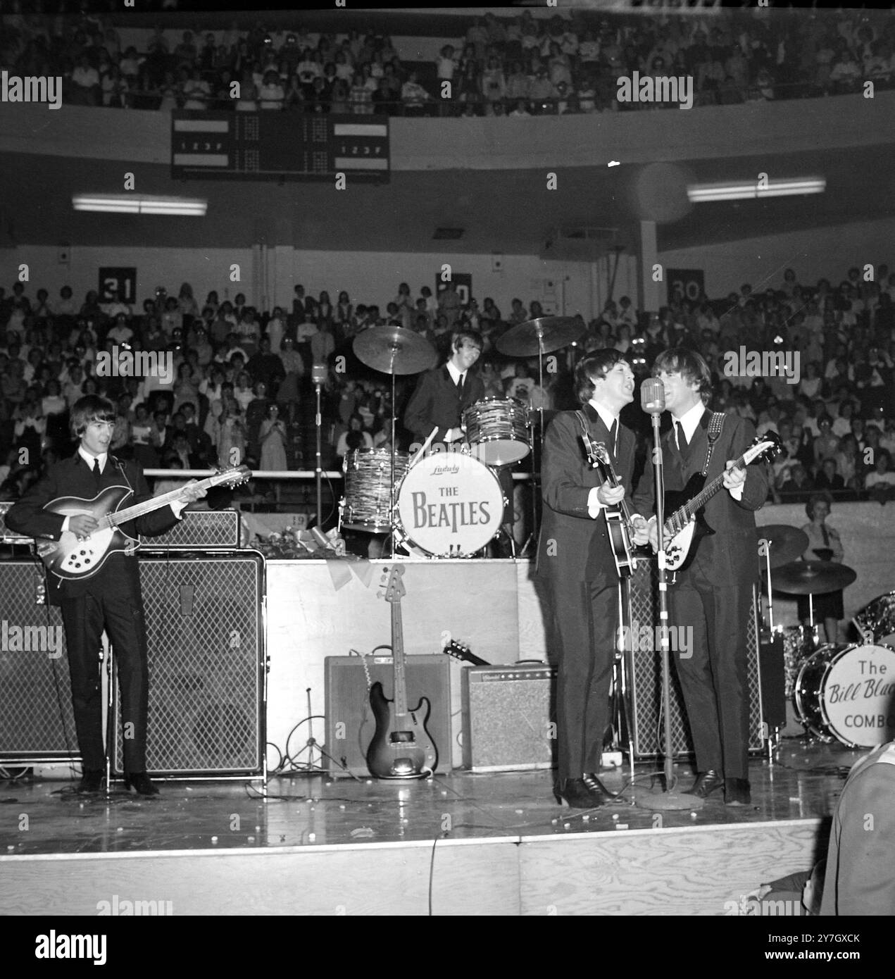 THE BEATLES POP GROUP PAUL MCCARTNEY, RINGO STARR, GEORGE HARRISON AND ...
