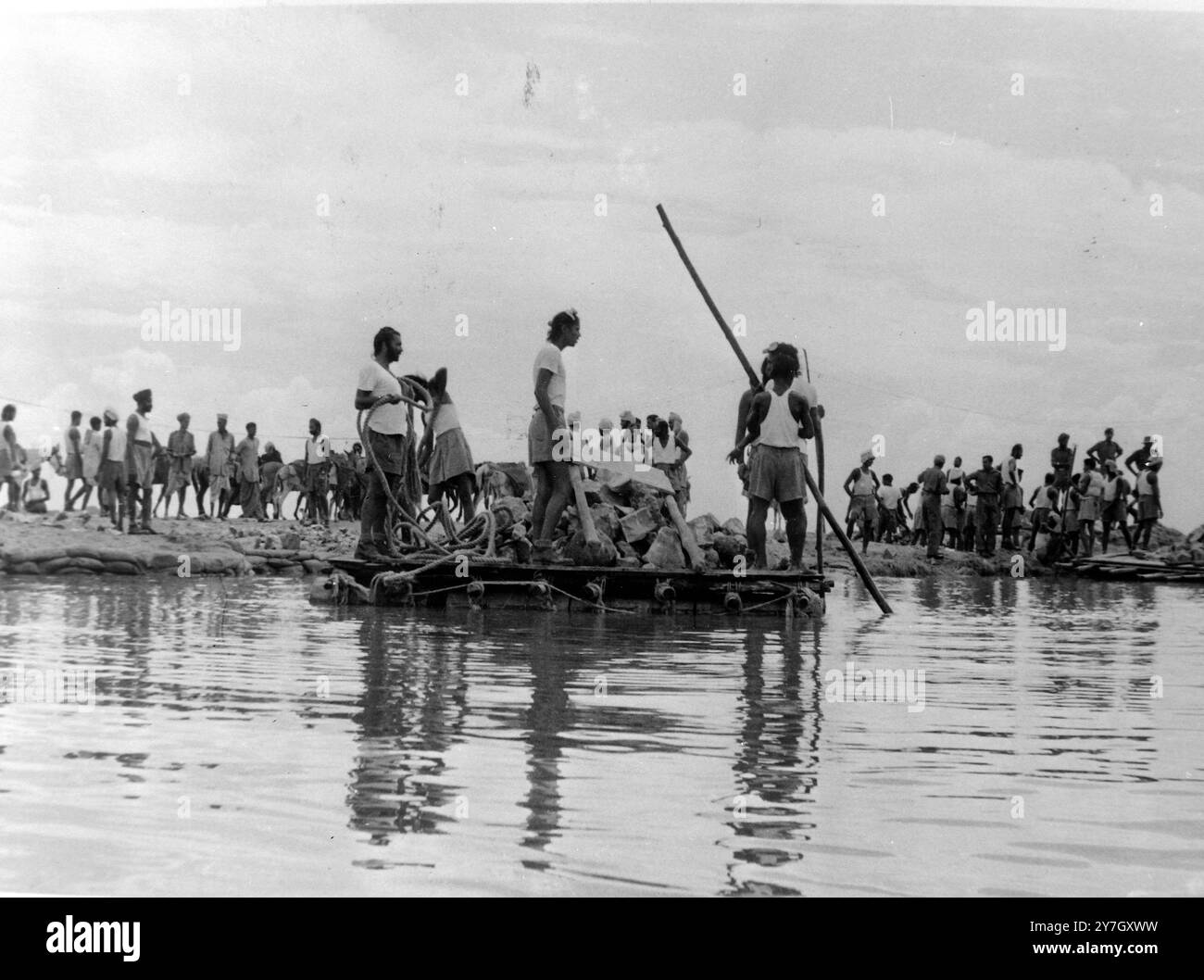 FLOODS NEW DELHI BROKEN DAM ; 11 SEPTEMBER 1964 Stock Photo - Alamy