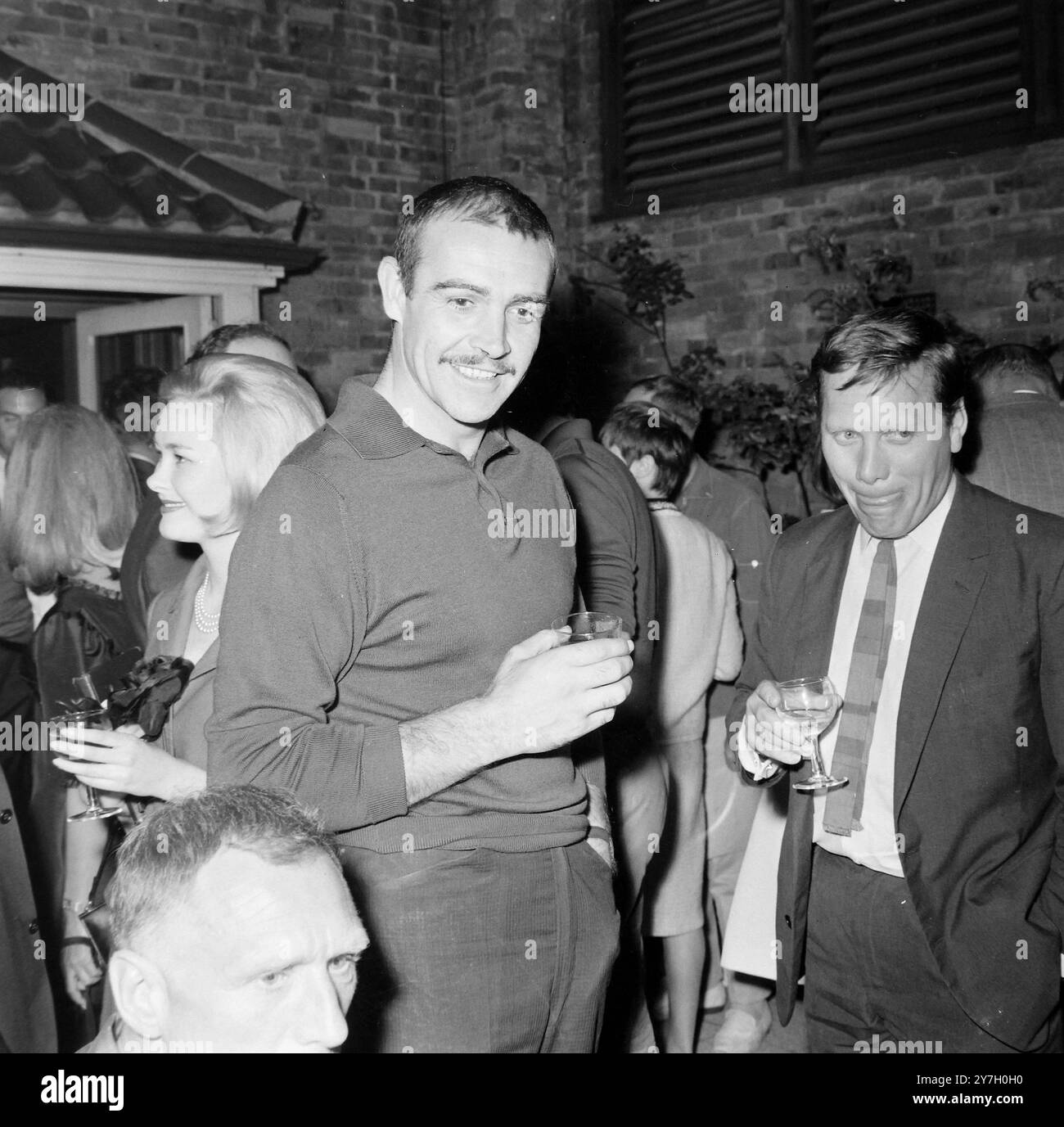 Black and white sean connery hi-res stock photography and images - Alamy