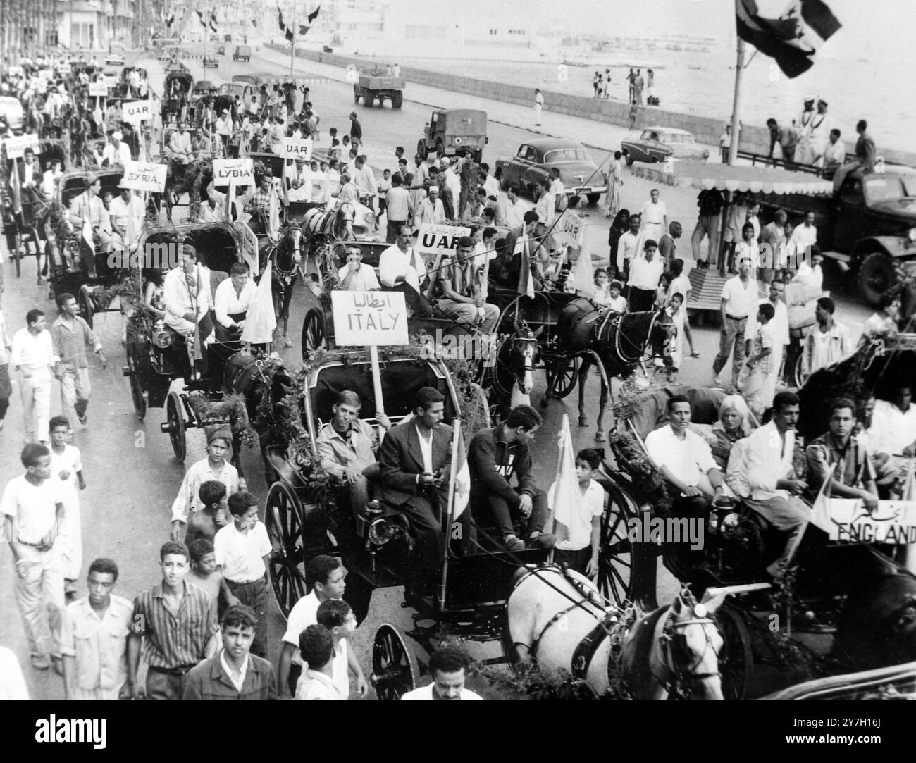 SWIMMING ALEXANDRA HARBOUR MARATHON SWIMMERS FROM 12 COUNTRIES ; 7 ...