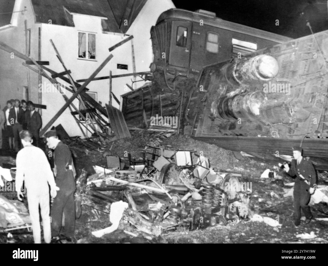 RAIL DISASTER 11 KILLED CRASH IN SUNDSVALL SWEDEN ; 6 SEPTEMBER 1964 ...