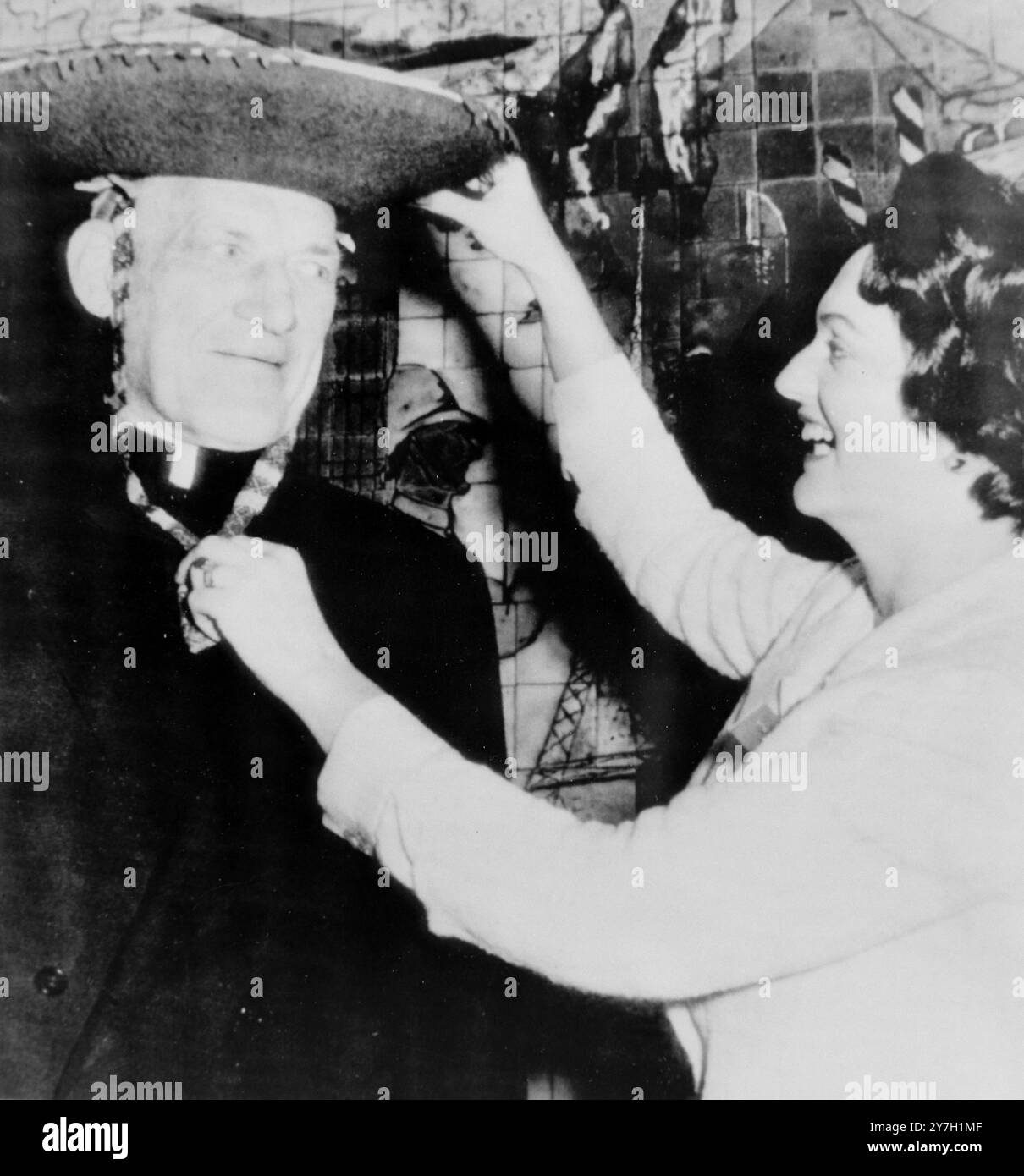 CARDINAL RICHARD CUSHING WITH MARY LOU SAMPSON IN MIAMI / ; 4 SEPTEMBER ...