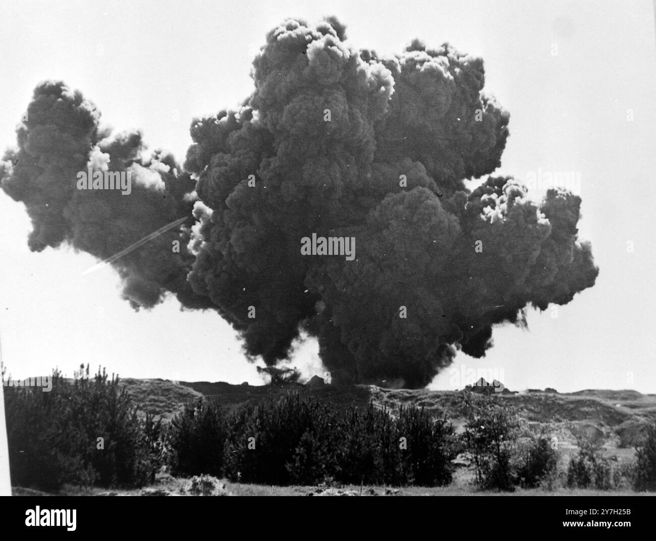 EXPLOSIONS UNEXPLODED WWII BOMBS IN WARSAW EXPLODED ; 31 AUGUST 1964 ...