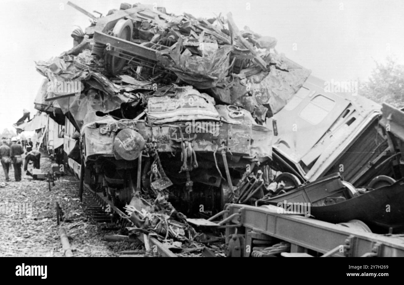 RAIL DISASTER GERMAN TRAIN WRECK AFTER CRASH IN ARNHEM, THE NETHERLANDS ...