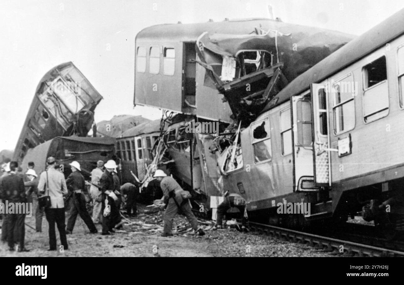 RAIL DISASTER RECUERS WORK WRECKAGE IN ARNHEM, THE NETHERLANDS ; 31 ...