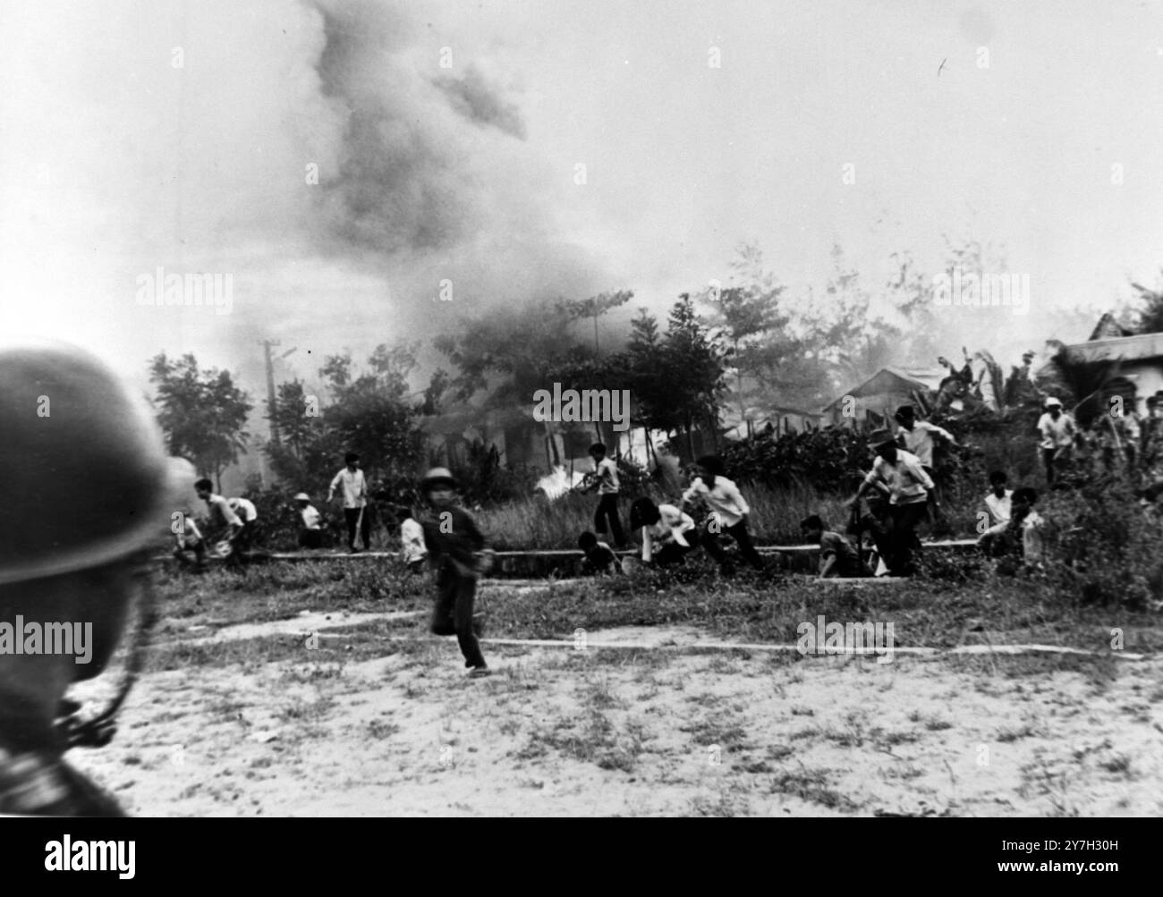 RIOTS RIOTERS FLEE NA DANG, SOUTH VIETNAM WAR ; 27 AUGUST 1964 Stock ...