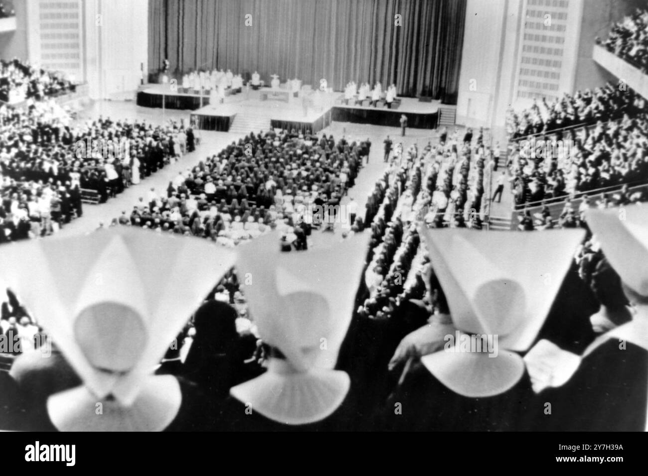 RELIGION ENGLISH LANGUAGE CATHOLIC MASS FIRST IN USA IN ST LOUIS ; 26 ...