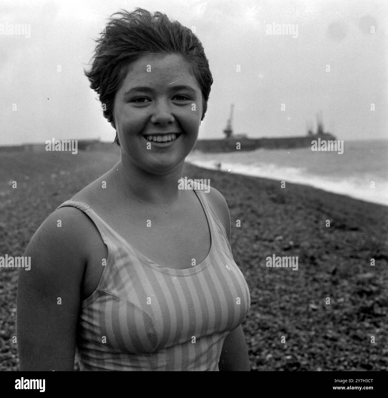 LEONORA MODELL CHANNEL SWIMMER IN FOLKESTONE / ; 24 AUGUST 1964 Stock ...