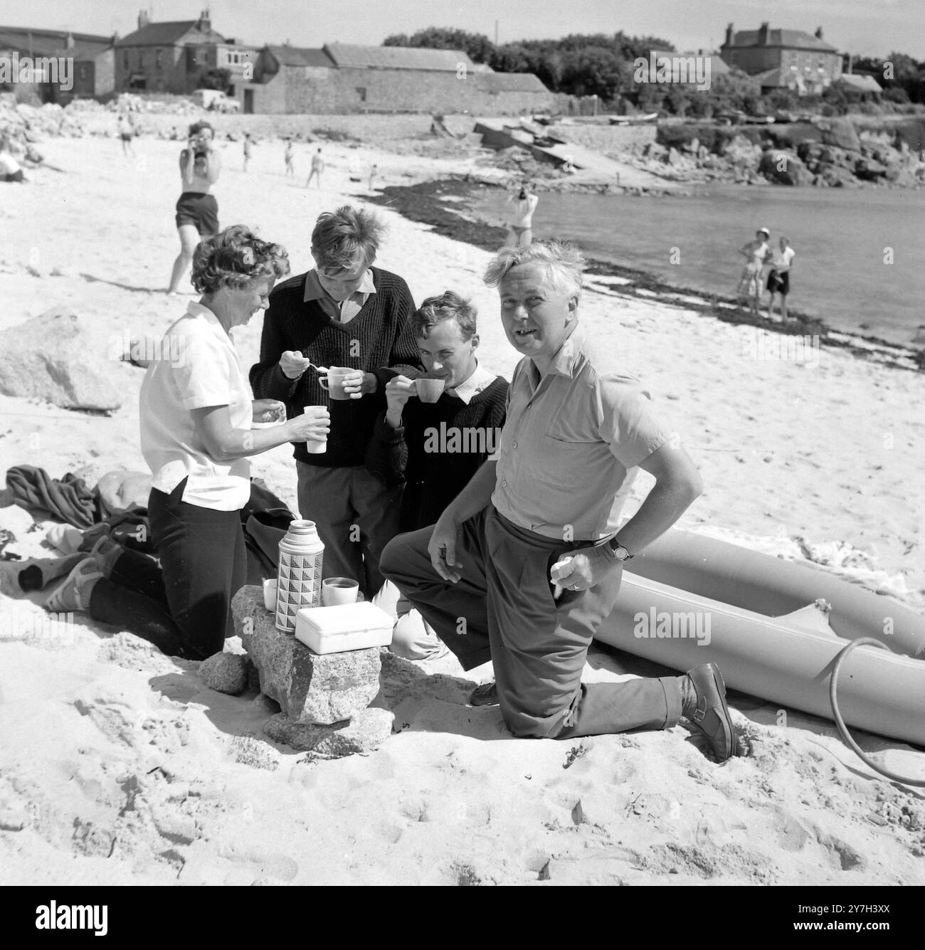 HAROLD WILSON WITH FAMILY ON BEACH IN SCILLY ; 21 AUGUST 1964 Stock ...