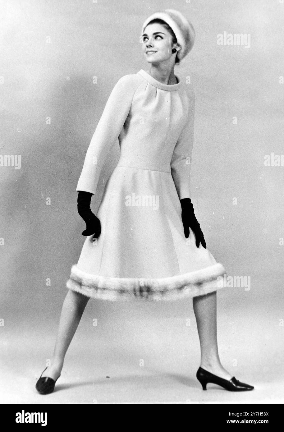 FASHION PATOU JEAN AFTERNOON DRESS ; 14 AUGUST 1964 Stock Photo - Alamy