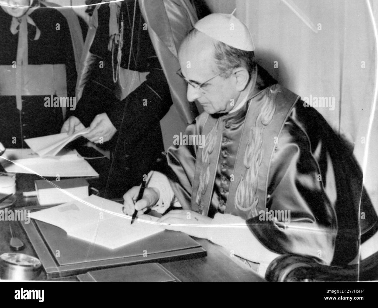 POPE PAUL VI SIGNS FIRST ENCYCLICAL IN CASTELGANDOLFO, ITALY / ; 12 ...