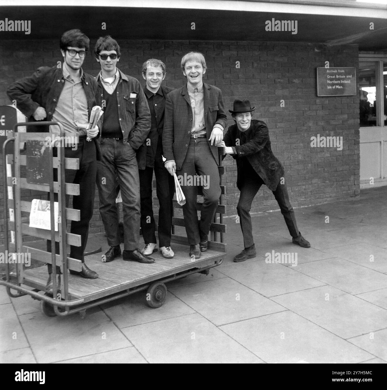 11 AUGUST 1964 The Manfred Mann pop group who are in number one ...