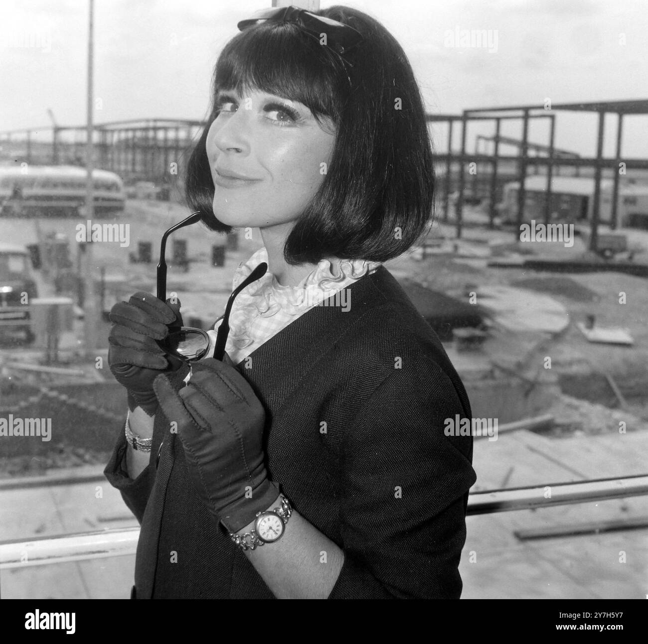 FENELLA FIELDING ACTRESS AT LONDON AIRPORT / ; 10 AUGUST 1964 Stock ...