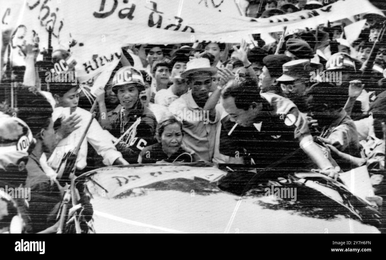 SOUTH VIETNAM PREMIER NGUYEN KHANH WITH STUDENTS RIOTING IN HUE / ; 8 ...